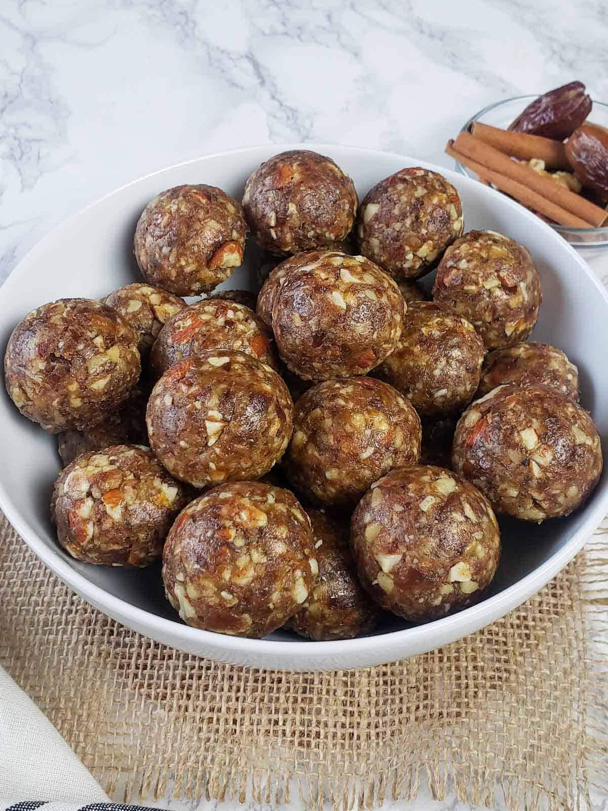 28 Protein Ball Recipes To Boost Your Energy!