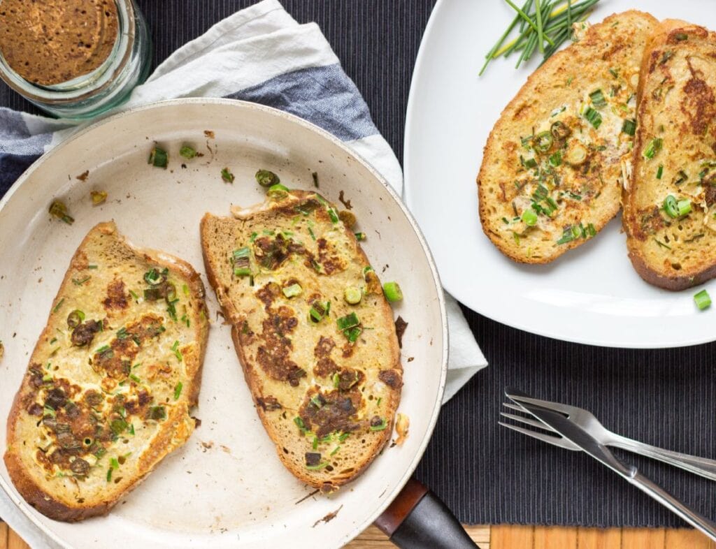 Quick British Eggy Bread Breakfast (10 Min, Vegetarian) - Hurry The Food Up